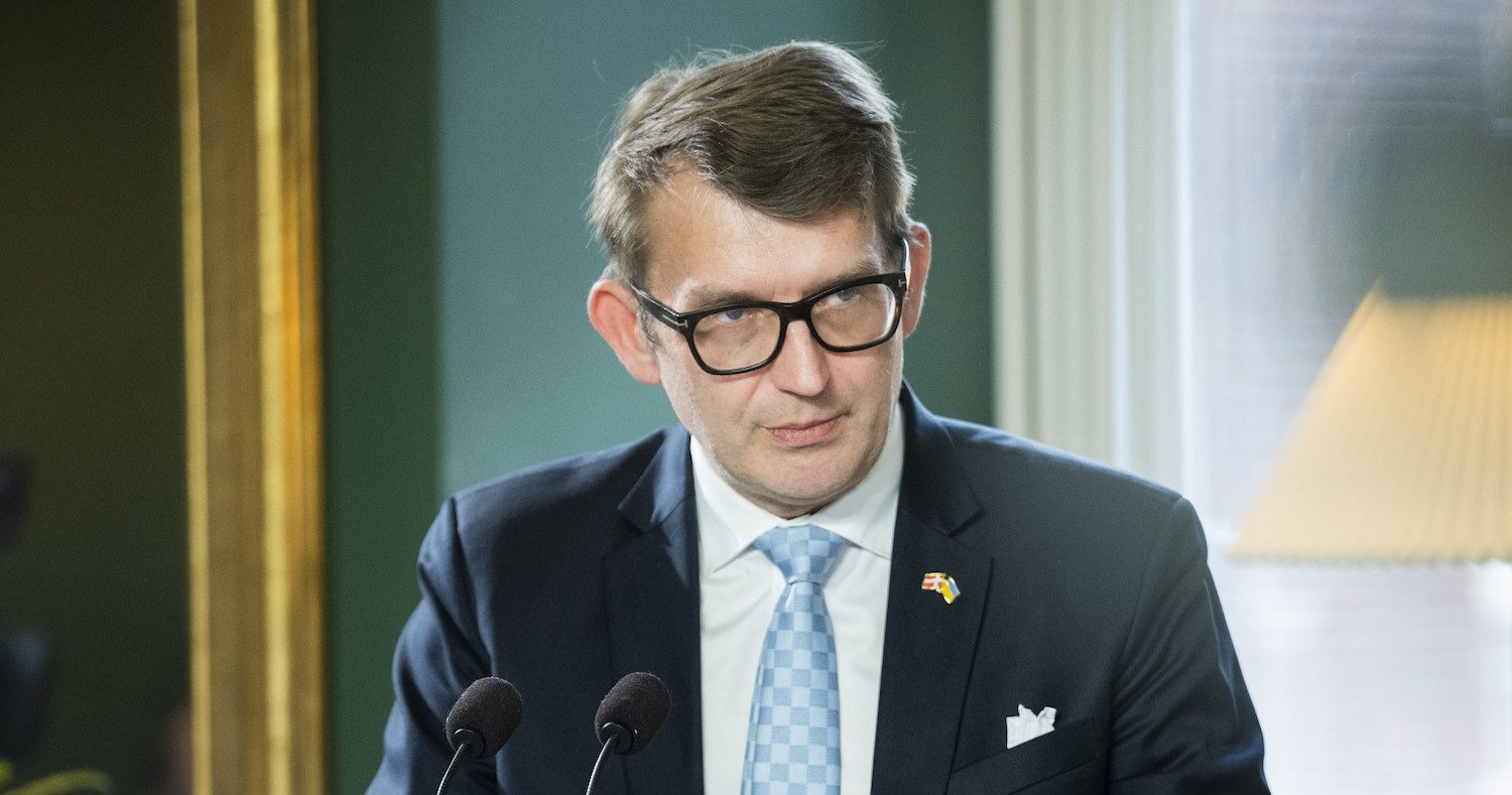 Efter afsløringer: Forsvarsministeren har bedt Kammeradvokaten kulegrave svindelsag i Forsvaret ...